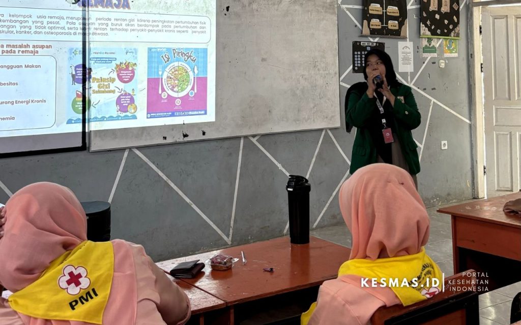 Mahasiswa FKM UNAND Edukasi Kesehatan Reproduksi Remaja di SMAN 9 ...