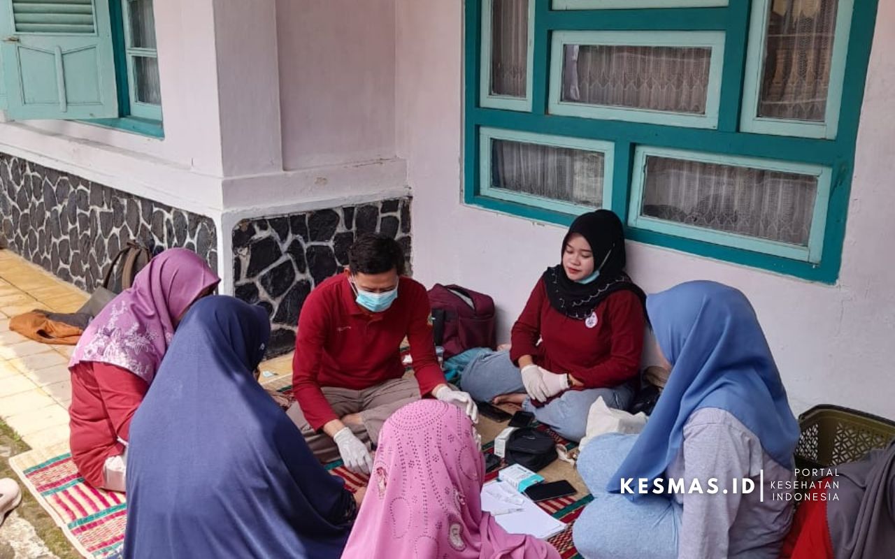 Puskesmas Sukarame Gelar Posbindu Lansia di Desa Sukamenak